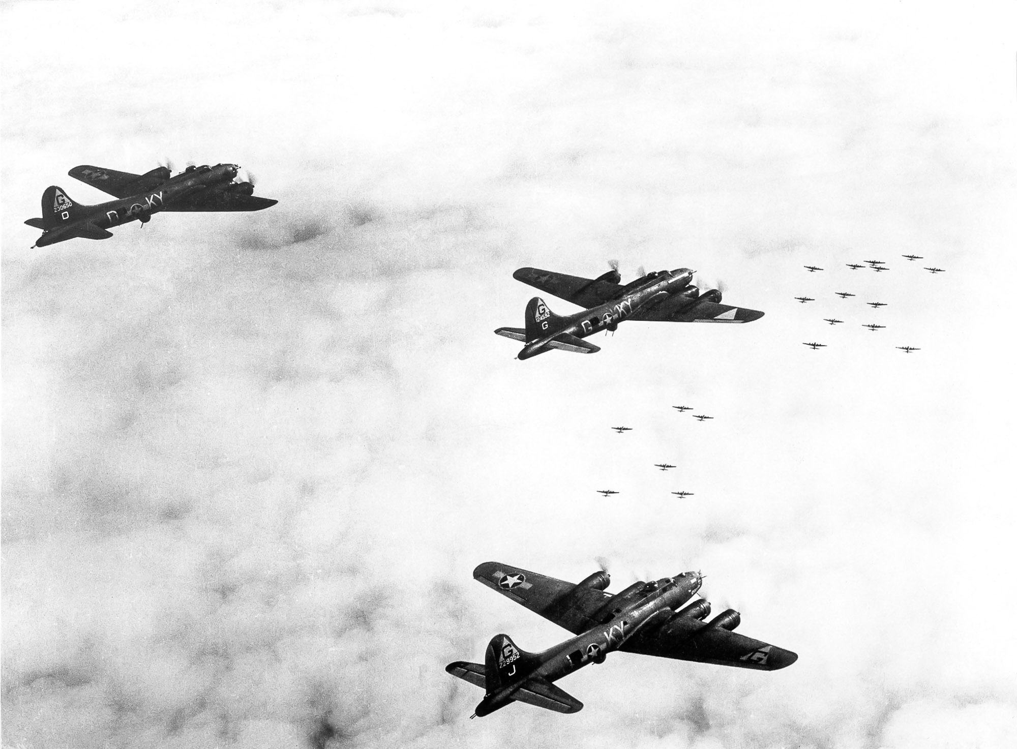 Boeing B-17F Flying Fortress – 305th Bomb Group - Wings Tracks Guns